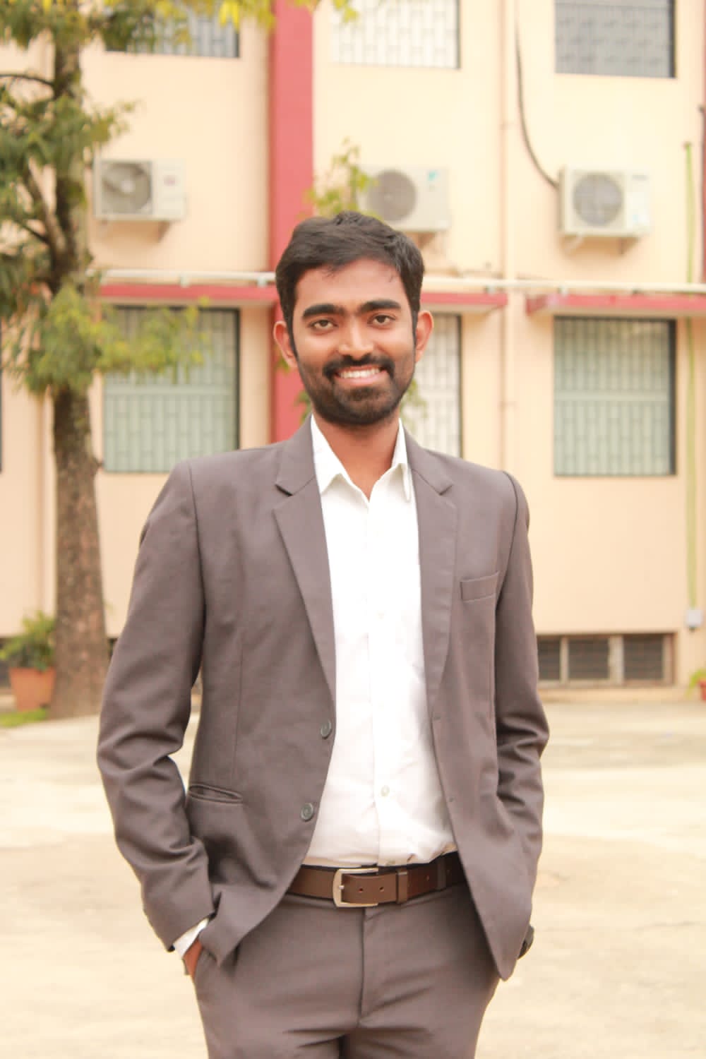 Faculty Details - Universal School of Administration